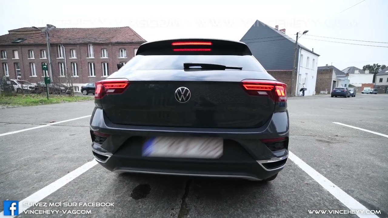 Volkswagen - T-Roc (A1) - Feux de position arrière en feux stop durant ...