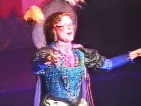 David Rumelle -Dame Gertie- in "Goldilocks"-Elgiva Theatre,Chesham 2000