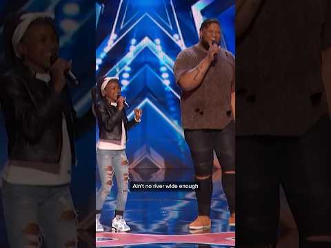 Jojo and Bri mesmerize the crowd with a stellar duet performance of “Ain’t No Mountain High Enough”!