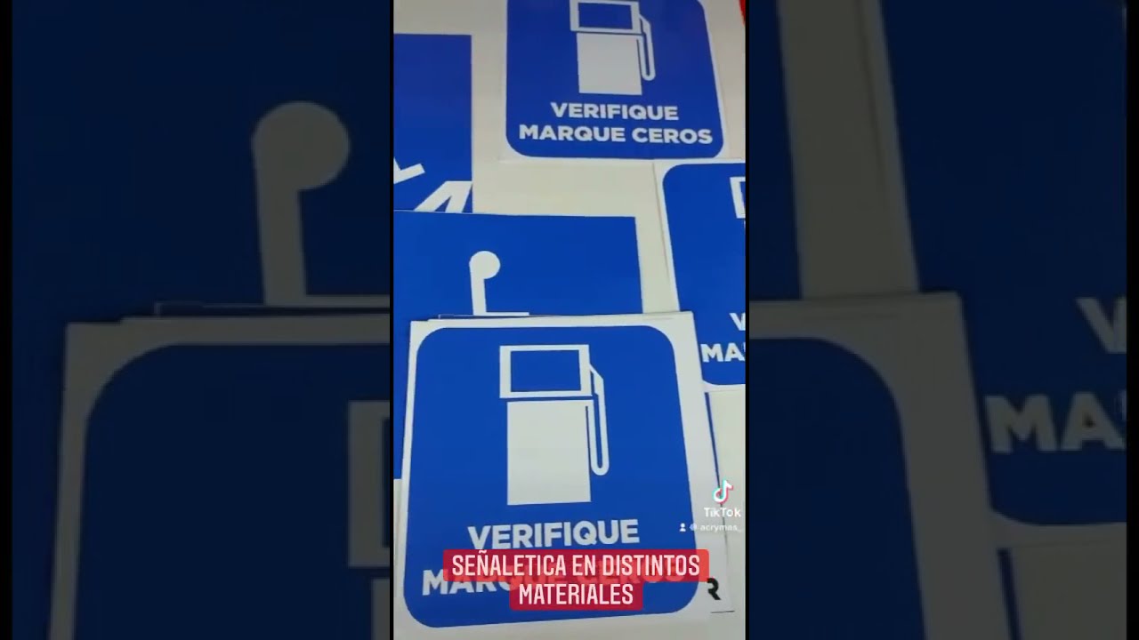 Señalética en distintos materiales.