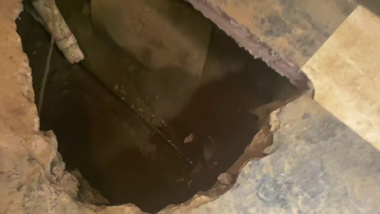 Trenchless sewer line replacement