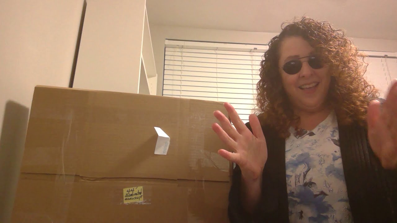 Unboxing a newly-acquired medieval manuscript leaf!