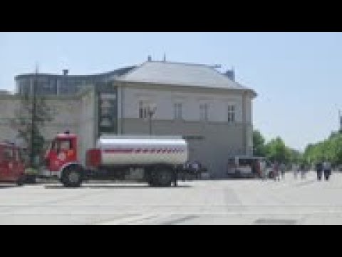Heatwave forces city residents to seek help
