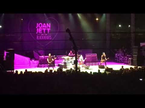 Joan Jett & The Blackhearts - "Fresh Start" - Springfield, IL 8/12/18