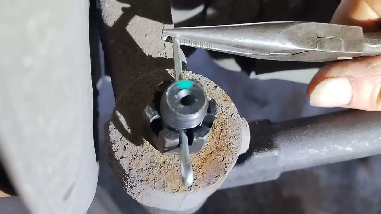 The right way to install a cotter pin.