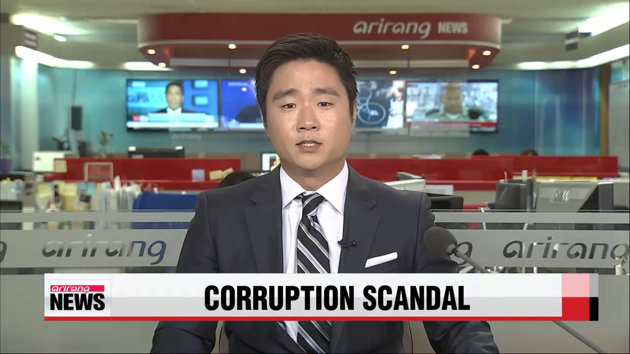 China investigates ex- top security chief on graft charges