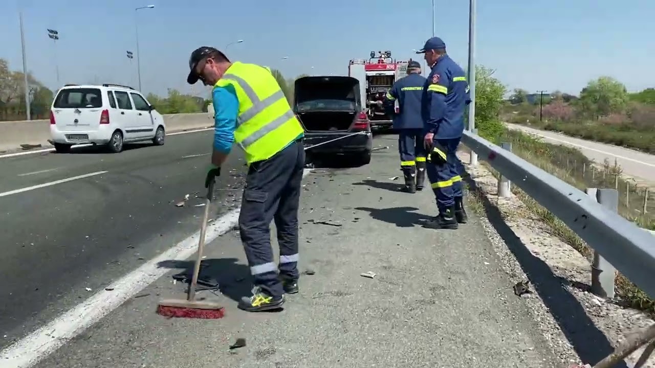 Σκηνές αρχαίας τραγωδίας στην κηδεία της 14χρονης Χριστίνας – Ντυμένη ...