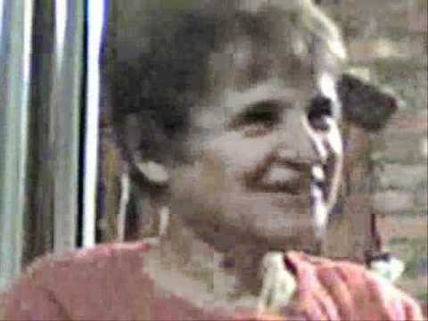 Memere sings in french...