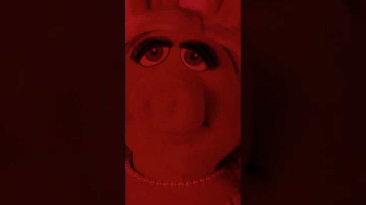 Miss Piggy goes BALLISTIC about her 2 dim-witted nephews #themuppets70