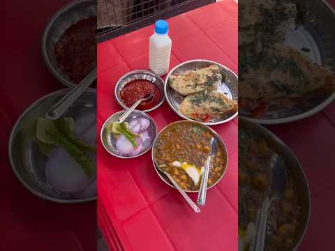 chole kulcha recipe | chole kulcha | Amritsari chole recipe | chole bhature #shorts #cholebhaturae