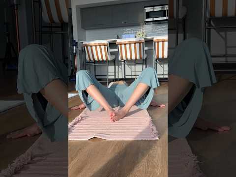 Modified bridge pose ???? #yoga #yogapants #yogaposes #balance