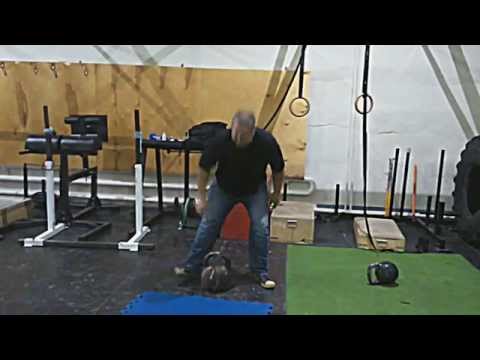 Vadim Isheykin toys the giant 4-pude bell (66 kilos / 145 lbs)