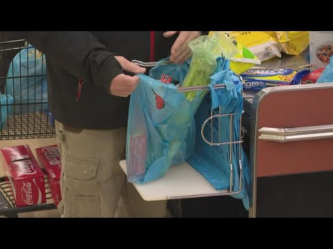 Giant Eagle bans single-use plastic bags at Cuyahoga County stores: Here's what you need to know