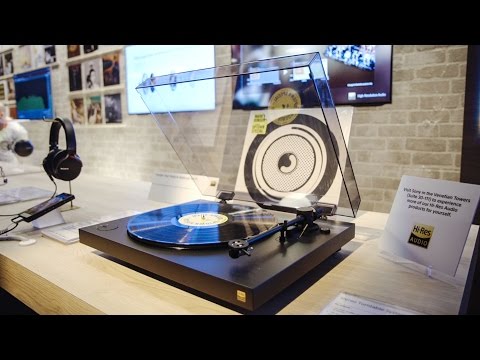 This is Sony's new PS-HX500 turntable — CES 2016
