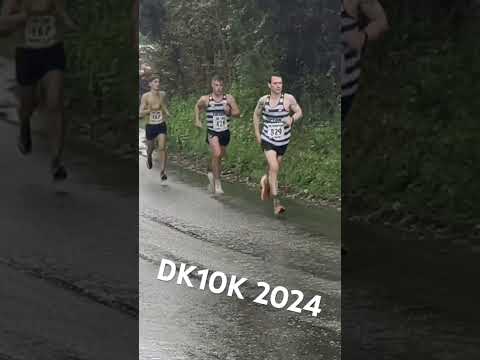 Tipton Harriers athletes at mile 5 of the DK10K, 2024