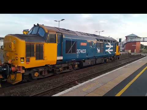 NMT and 37403 on the Caledonian Sleeper at Carnoustie - 17/06/2025