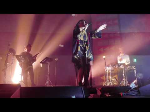 FKA Twigs - Ache LIVE HD (2014) Los Angeles Regent Theater