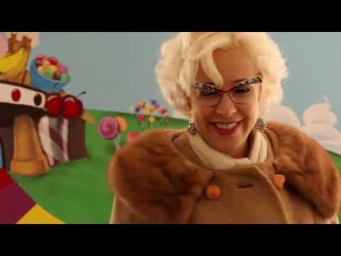 Retro Rad Emily Ellyn at the Give Kids The World | celebritychef4u
