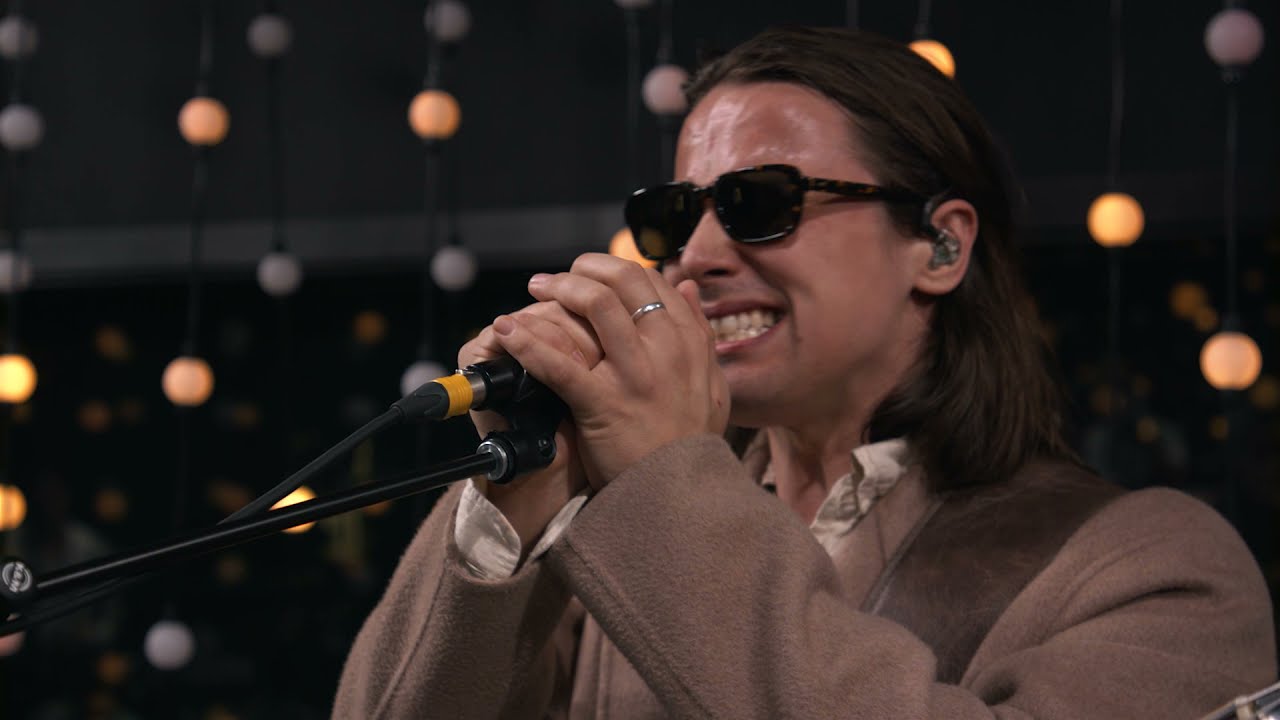 Jungle - Keep Moving (Live on KEXP)