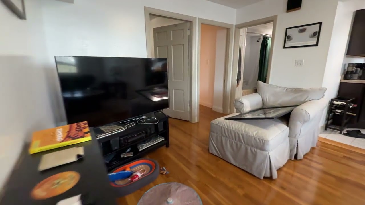 Comm Ave 1 Bed - 438364161