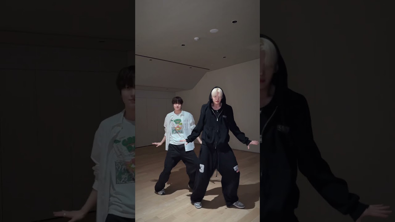 hands up🤚 #andTEAM #EJ #JO