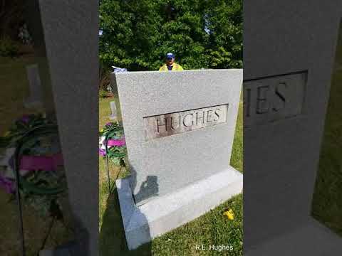 👨 Robert Earl Hughes - Resting Place - World's Heaviest Man - Benville Cemetery Brown County IL