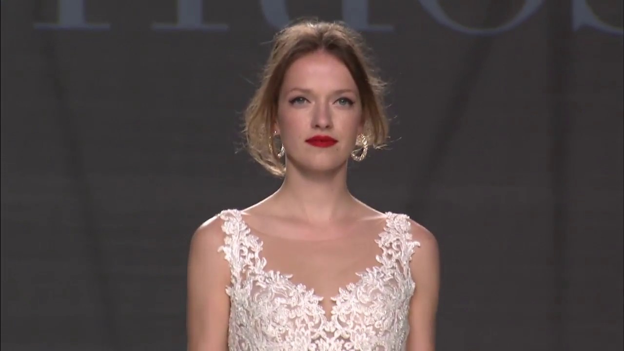 Demetrios Barcelona Bridal Fashion Show 2017