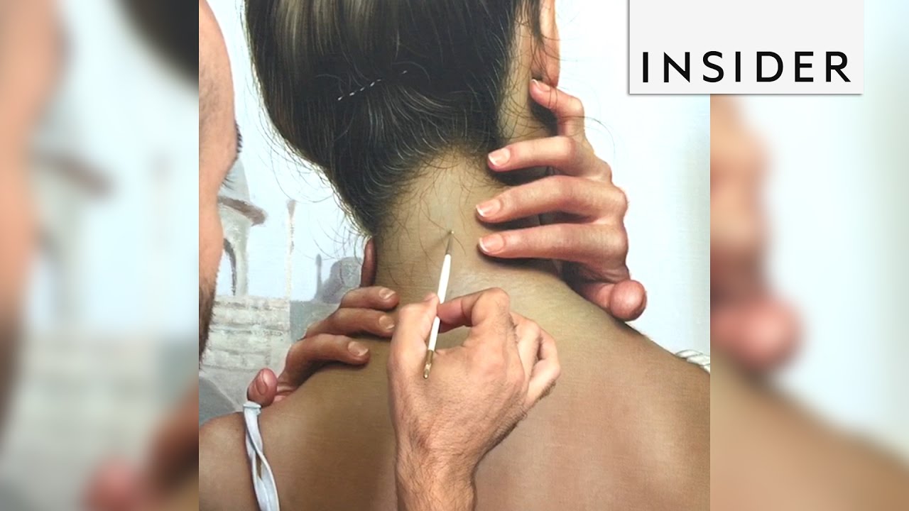 Lifelike paintings look like real human beings