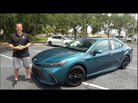 The 2025 Toyota Camry SE is the BEST new midsize sedan to own!