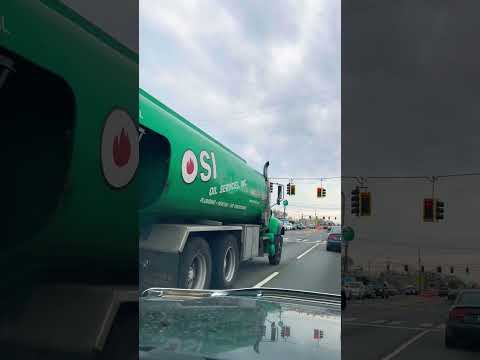 HEAVY duty #nyctravel fuel oil #shortsvideo MACK straight truck #newyorkcity USA 🇺🇸