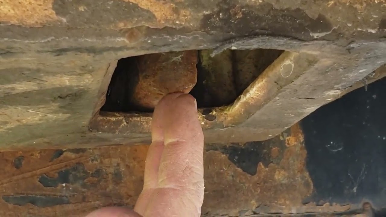 Lock pin that secures chassis to the container