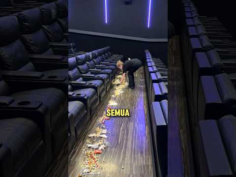 Petugas kebersihan bioskop ini menemukan Harta Karun di Tumpukan Sampah❗😮 #shorts #shortvideo