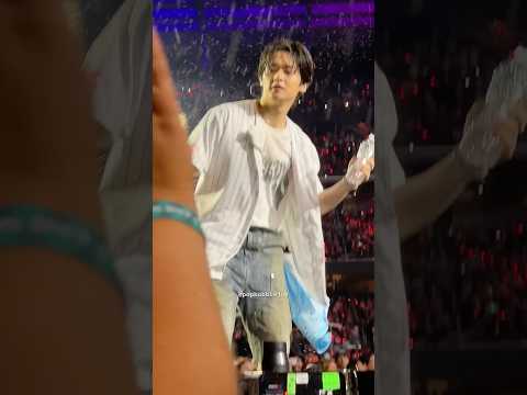 Lee Know the winner of the water fight- Stray Kids Atlanta #leeknow #skz #straykids #kpop #kpopshort