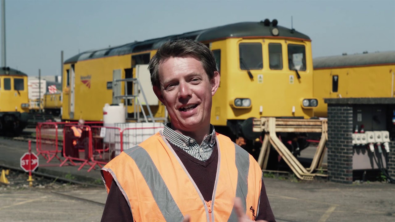 Decarbonising freight locomotives