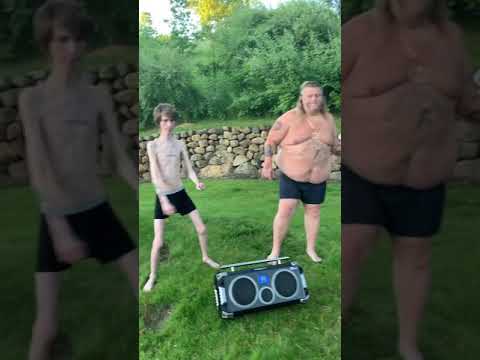 Daddy long neck , Gucci berry and holy god got moves πΊπΌ