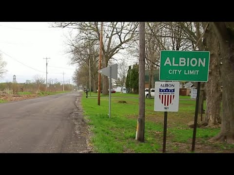 Why didn't Michigan officer face charges for punching handcuffed teen with mental health issues?