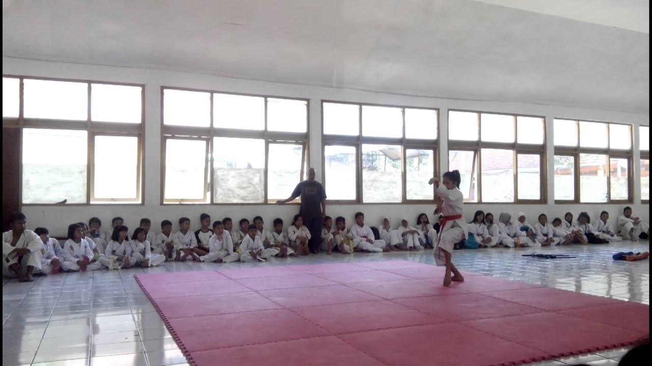 Kata Kururunfa by Najla Azzahra (IDN)