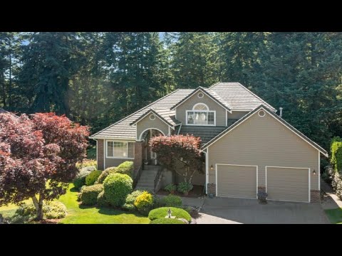 16706 90th Ave E, Puyallup, WA Presented by Christine Baumann Real Estate.