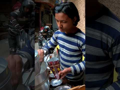 Steamed Chicken Momos in Delhi, India ????????
