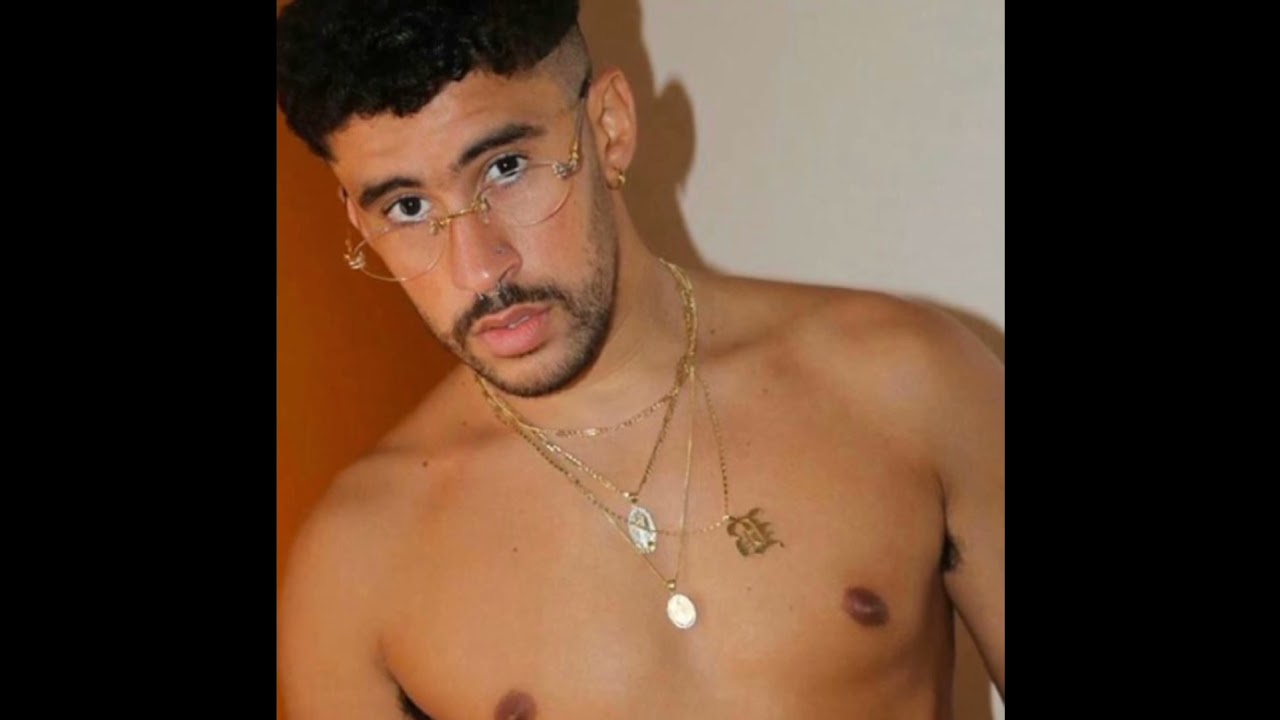 Stan Twitter: Presenting Bad Bunny for BiLatinMen while Impacto by AviescWho is playing!