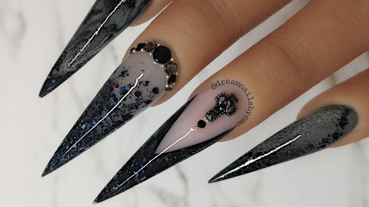 Black stiletto acrylic nail design | #stilettonails #blacknails