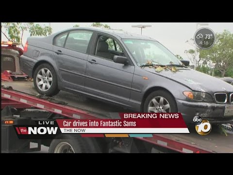 Car hits Clairemont-area hair salon