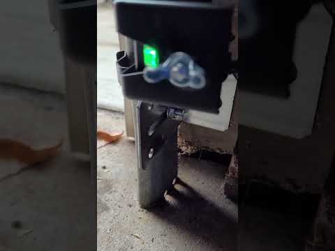 Garage Door Not Closing Intermittent Issue with Clip-on sensors #garagedoor #diy #shorts
