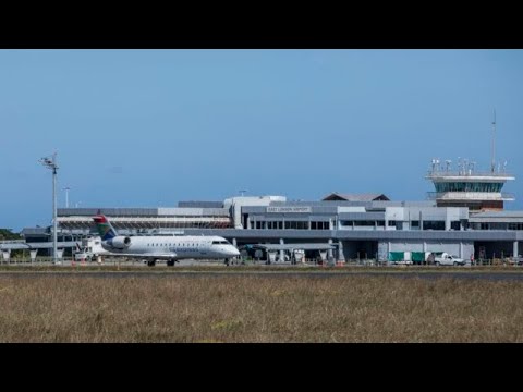 EAST LONDON AIRPORT TO DOWNTOWN CENTRE DRIVING - SOUTH AFRICA.