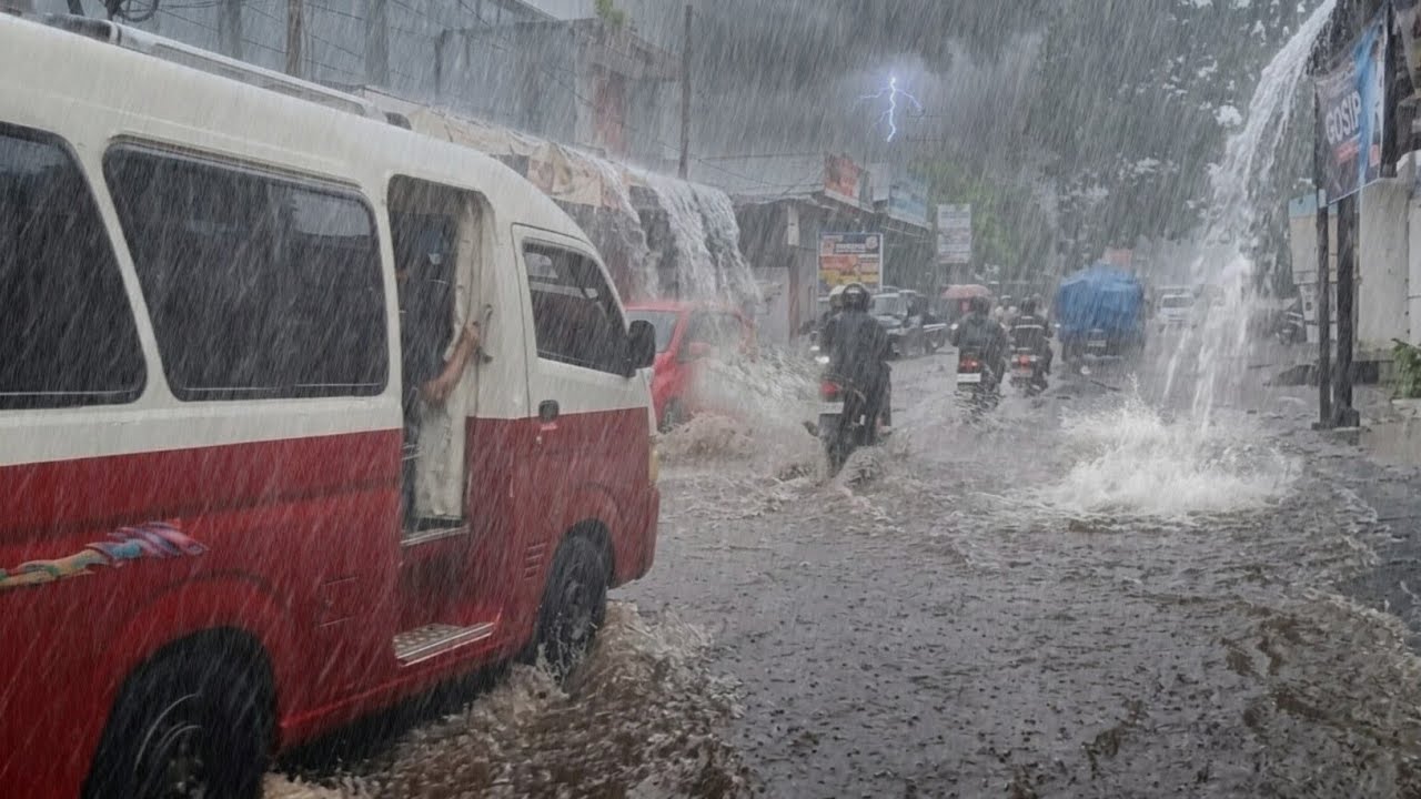 CHAOS IN ASIA TODAY! HEAVY RAIN CAUSING DAMAGE TO HOMES AND CARS