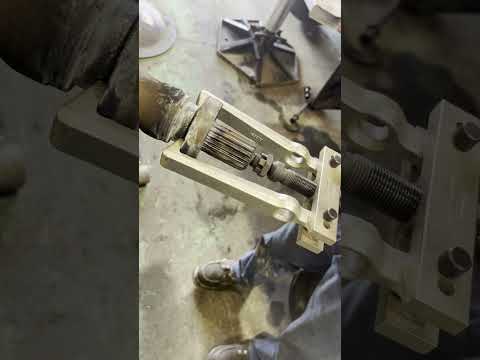 carrier bearing removal