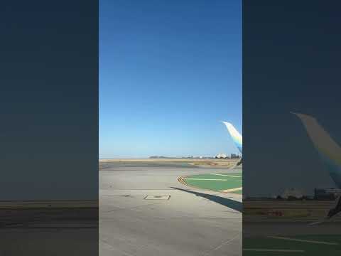 Alaska 1140 taxing to the gate at SFO from SEA #plane #737 #alaskaairlines