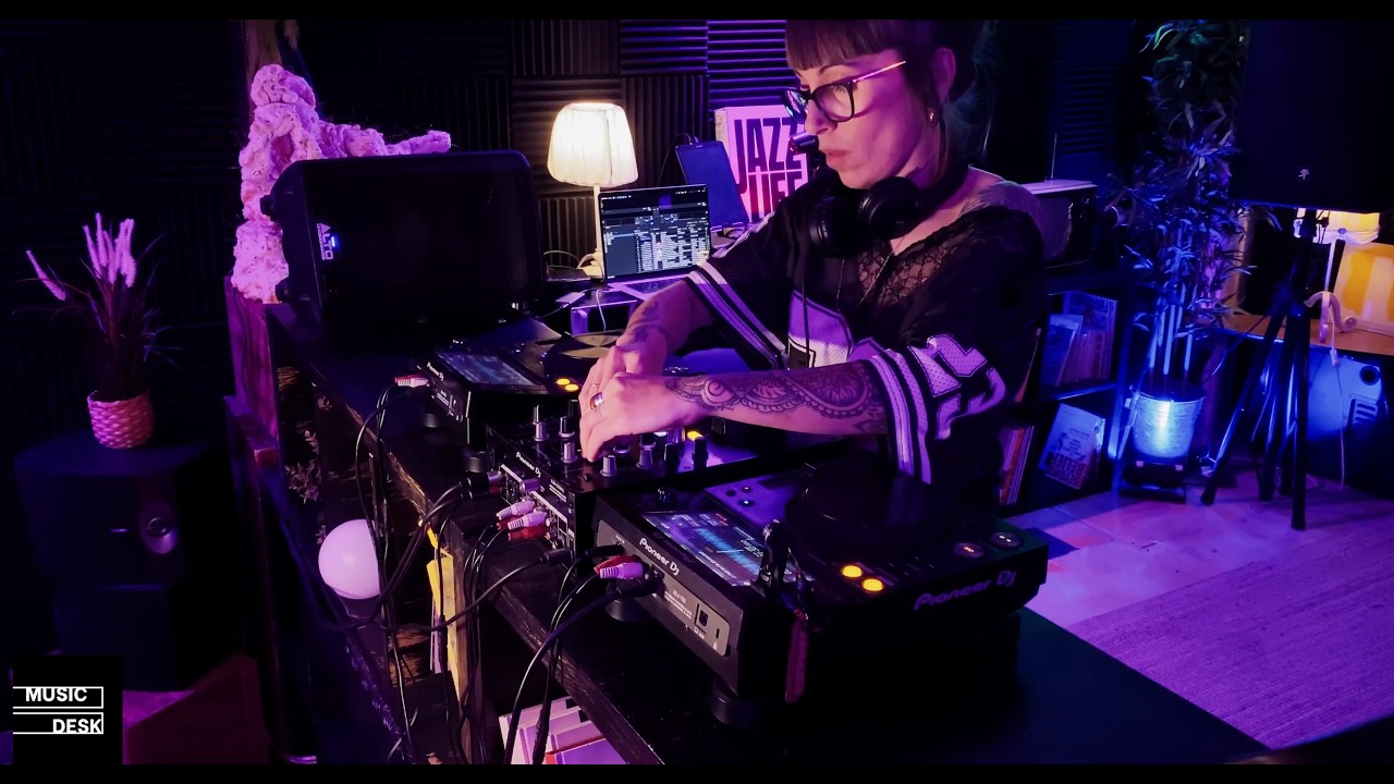 LORENA TORRES  -  Underground House Grooves & Soulful Vocals | MUSIC DESK