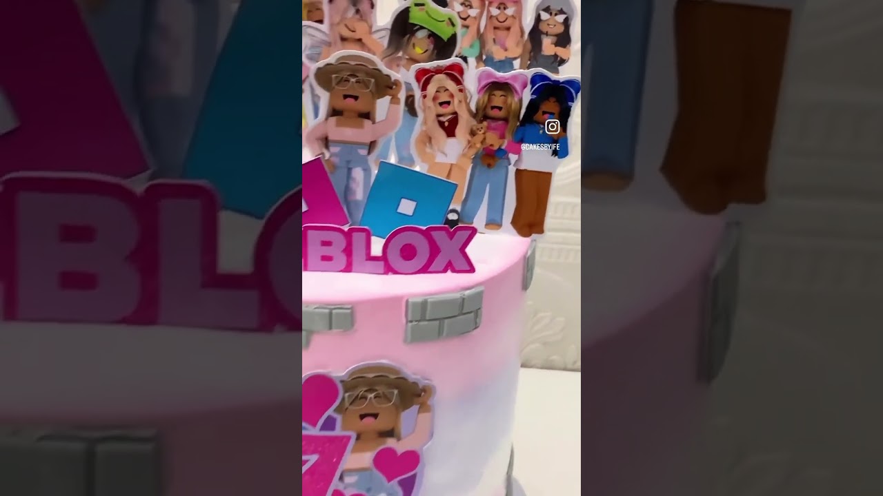 Roblox girl cake, looks so beautiful 😍 #shortsfeed #cakedecorating #viral