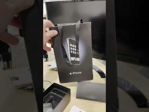 Original iPhone shopping bag, box and receipt !